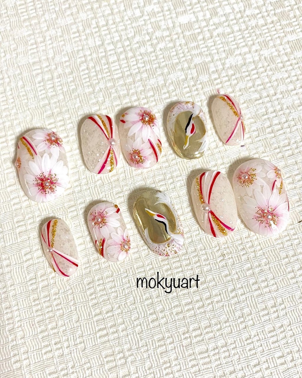 お正月/成人式/卒業式/ブライダル/ハンド - mokyuartのネイルデザイン[No.7112056]｜ネイルブック