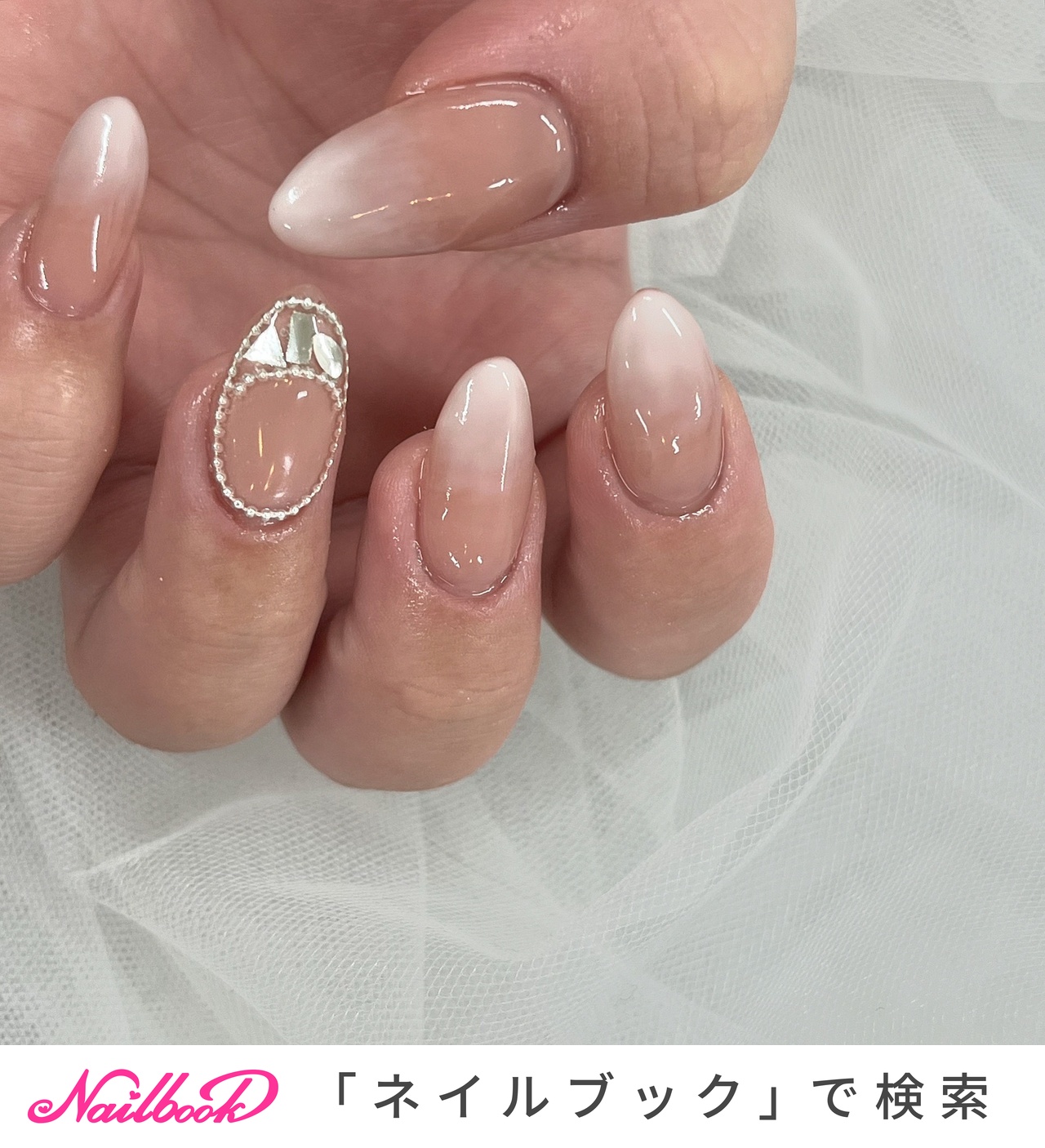 ホワイト/ベージュ/シルバー - Nail Salon Ichi Toyamaのネイルデザイン[No.8748894]｜ネイルブック