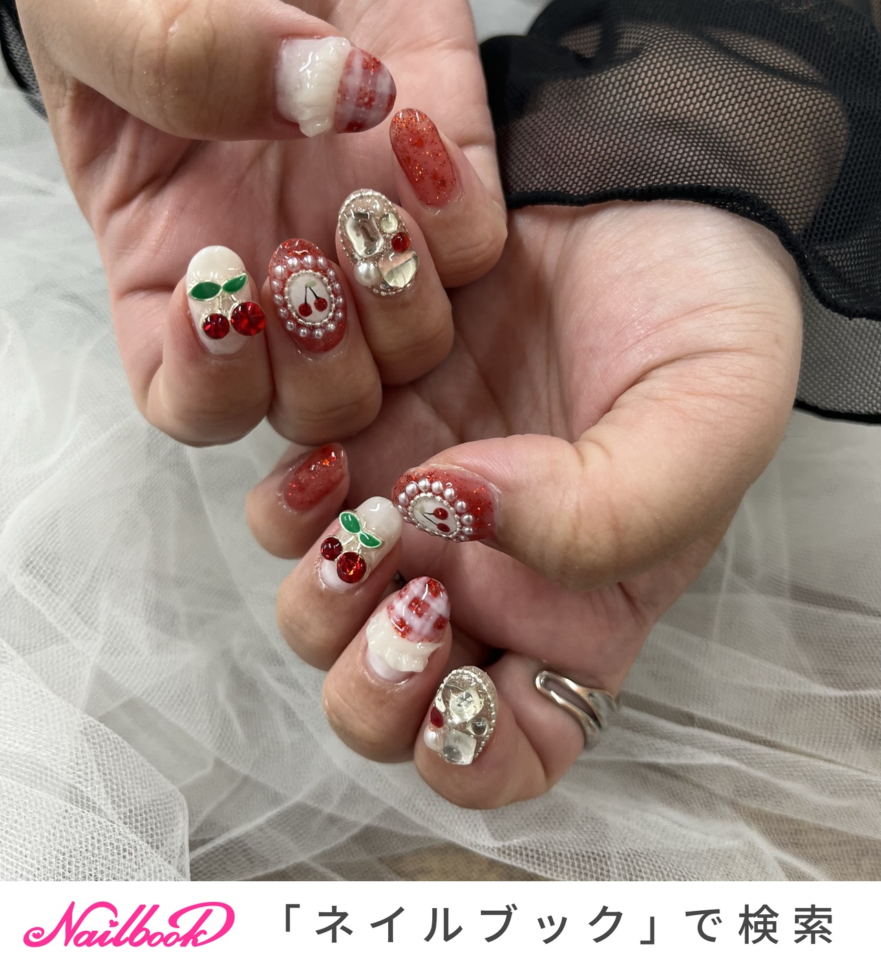 ホワイト/レッド/シルバー - Nail Salon Ichi Toyamaのネイルデザイン[No.8760565]｜ネイルブック