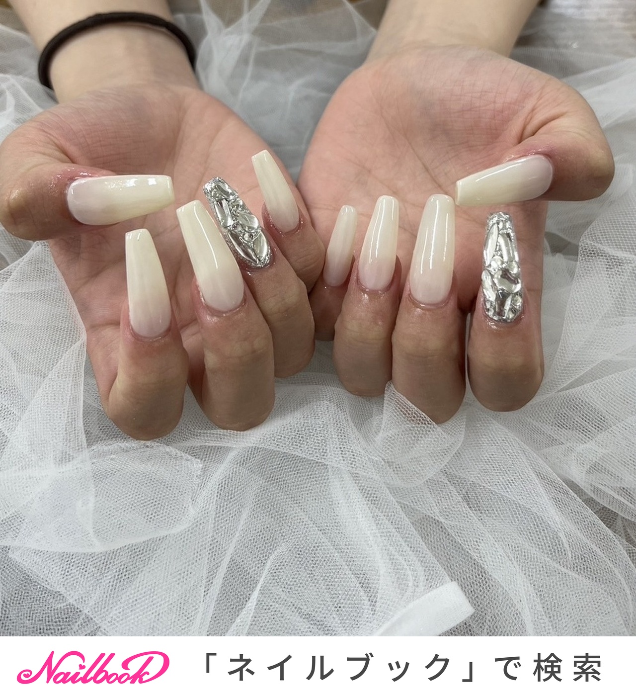 ホワイト/ベージュ/シルバー - Nail Salon Ichi Toyamaのネイルデザイン[No.8783506]｜ネイルブック